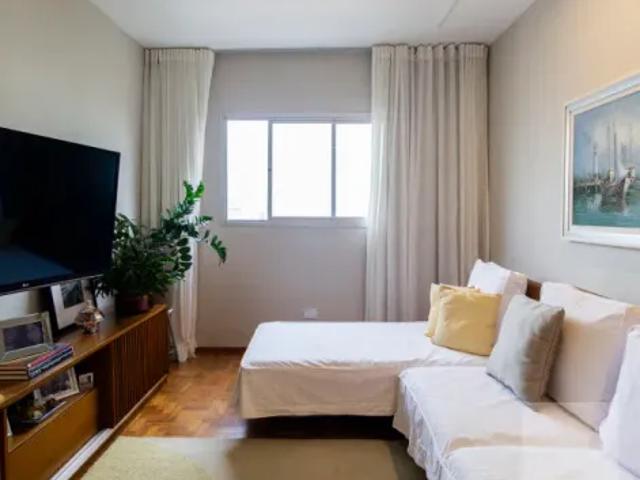 Apartamento amplo e iluminado, 3 dormitórios e 1 vaga, próximo Metrô Fradique Coutinho Pinheiros