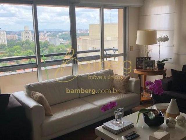 Apartamento amplo e iluminado, totalmente mobiliado!