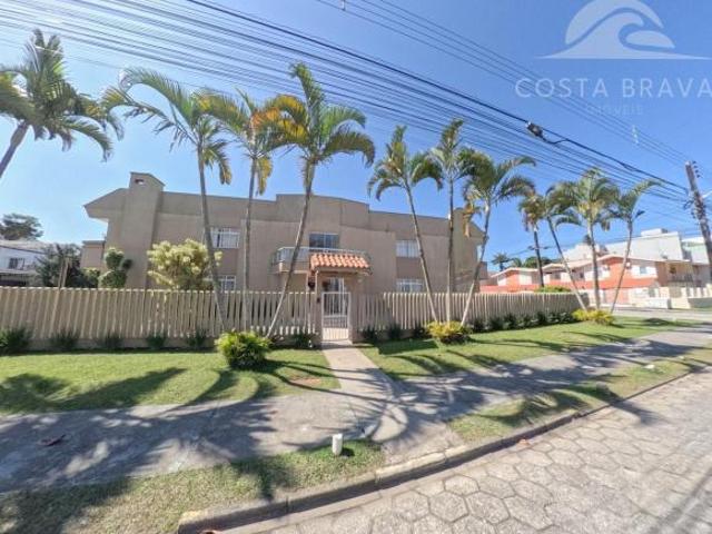 Apartamento amplo e reformado em Caiobá