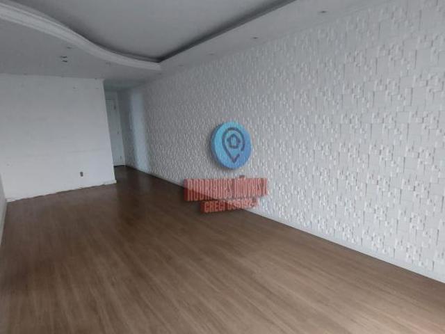 Apartamento amplo em Vila Romanopolis Ferraz de Vasconcelos