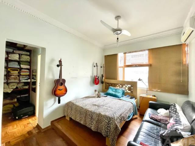 Apartamento amplo em edifício completo | 263 m², 3 dormitórios e 2 vagas