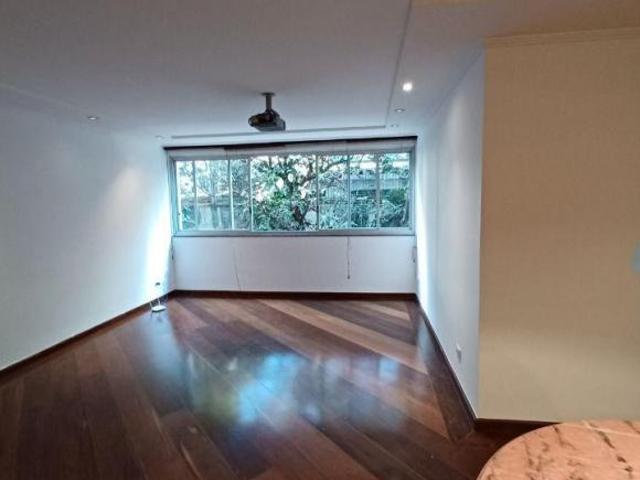 Apartamento amplo em Perdizes