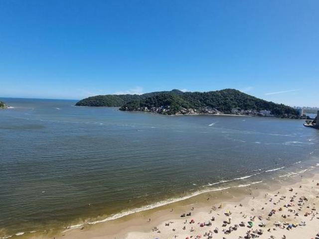 Apartamento amplo frente mar, com uma vista deslumbrante e de três dormitórios