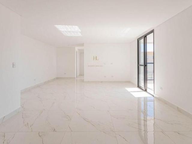 Apartamento amplo, lavanderia separada, 3 dormitórios, 1 suíte e vaga coberta