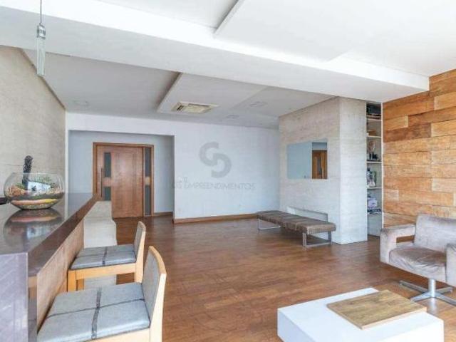 Apartamento amplo, na parte plana do Jardim Paulista