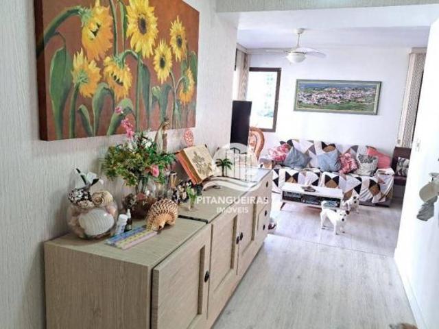 Apartamento amplo na Praia das Pitangueiras, 2 quadras da praia