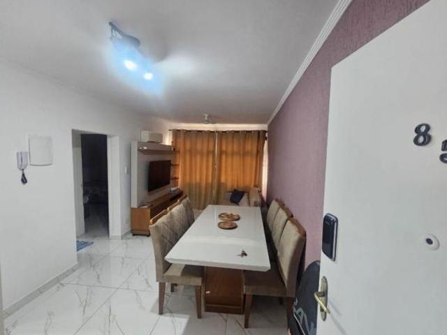 Apartamento amplo na quadra do mar, com elevador 1 quarto Jose menino em Santos