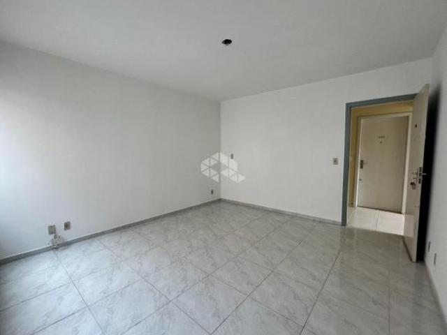 APARTAMENTO AMPLO NO CENTRO COM SACADA, 02 DORMITÓRIOS