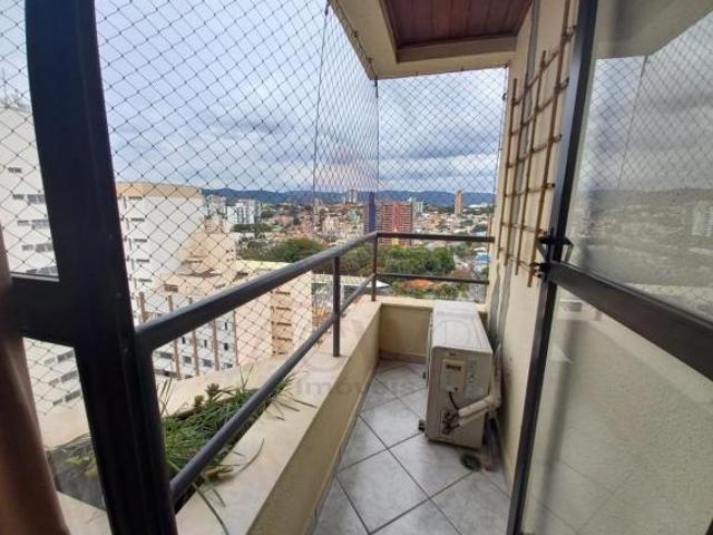 APARTAMENTO AMPLO NO CENTRO COM 3 QUARTOS 1 SUITE, 1 VAGA COBERTA, TODO PLANEJADO E COM SACADA APA