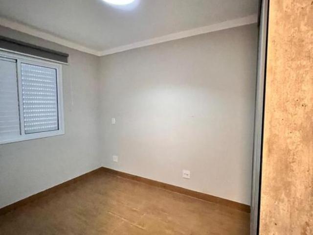 Apartamento amplo no Edificio Carrara | Imobiliária Rosa e Rangel