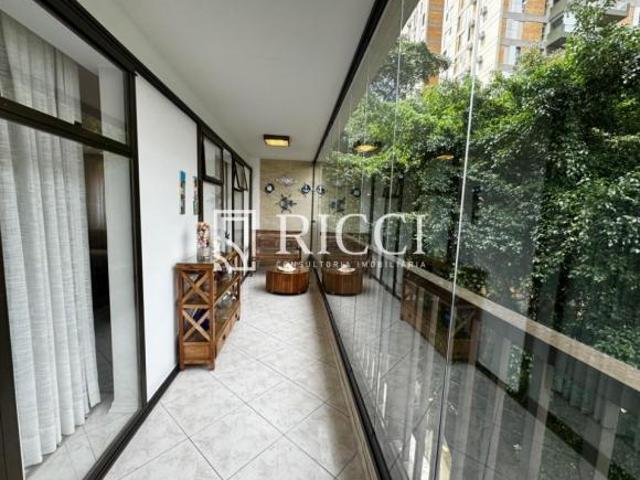 Apartamento amplo no Guarujá, Pitangueiras