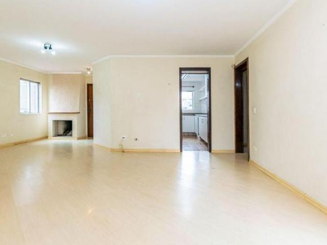 Apartamento Amplo no Juvevê | 3 Quartos, Suíte, Sacada com Churrasqueira e 2 Vagas