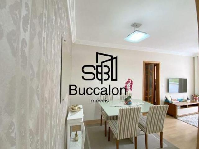 Apartamento amplo no Marapé, contando com