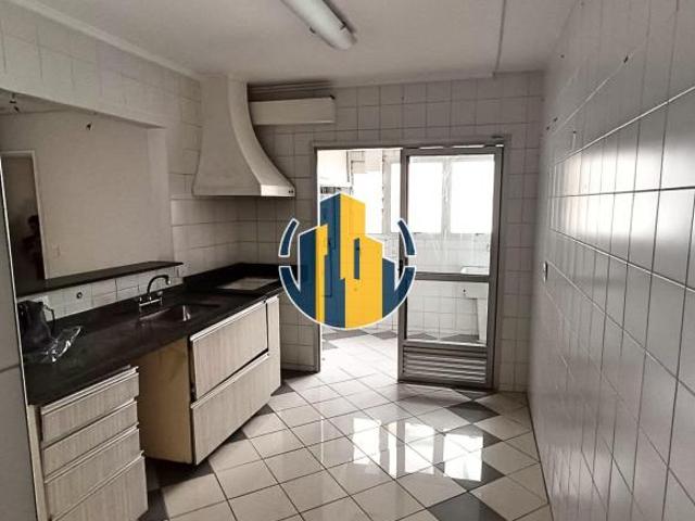 APARTAMENTO AMPLO NO MIOLO DO KLABIN