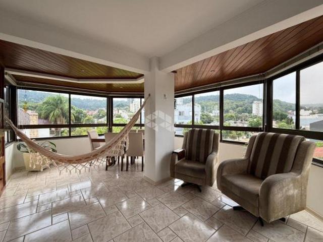 Apartamento Amplo no Santo Inácio