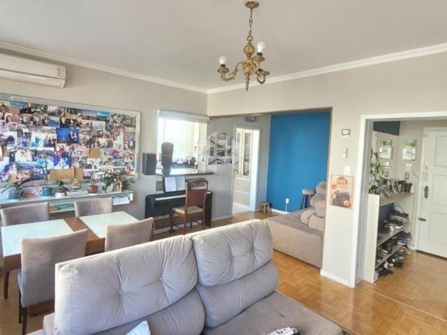 Apartamento amplo, reformado e com alto padrão de conforto!