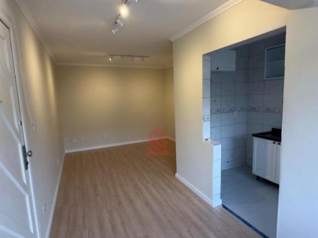 Apartamento à venda todo reformado no Campo Comprido Curitiba PR, 2 quartos, sala, banheiro, 1 va