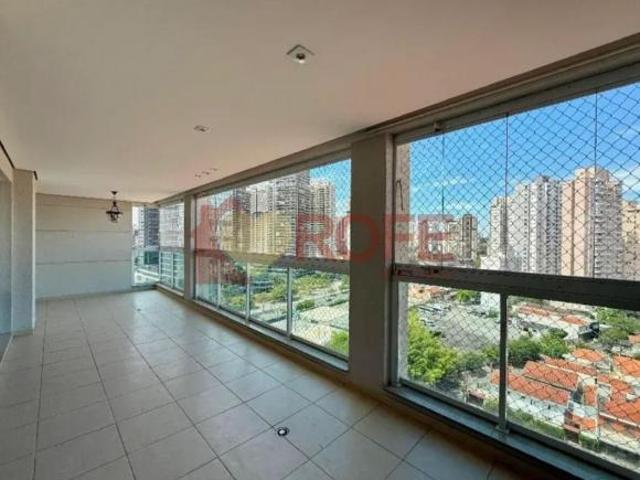 Apartamento Andar alto com 138m² com 3 suítes e 2 vagas de garagem