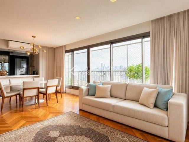 Apartamento andar alto com sacada lareira e vista espetacular