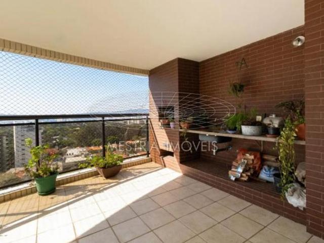Apartamento andar alto | 4 suítes |4 vagas | Com vista espetacular da região !