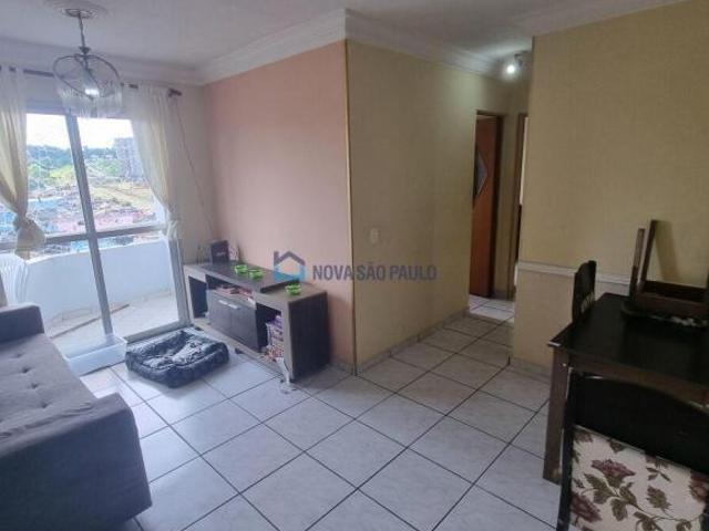 Apartamento andar bem alto, Varanda, lazer! 20 min ônibus 4 opções de metrô/ Plaza