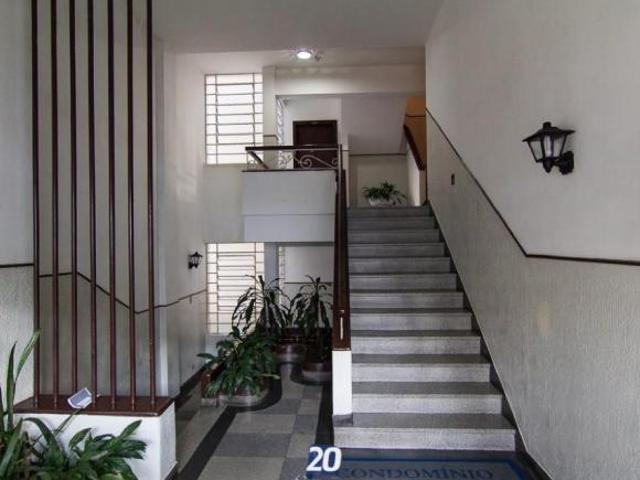 Apartamento antigo a venda no Água Verde