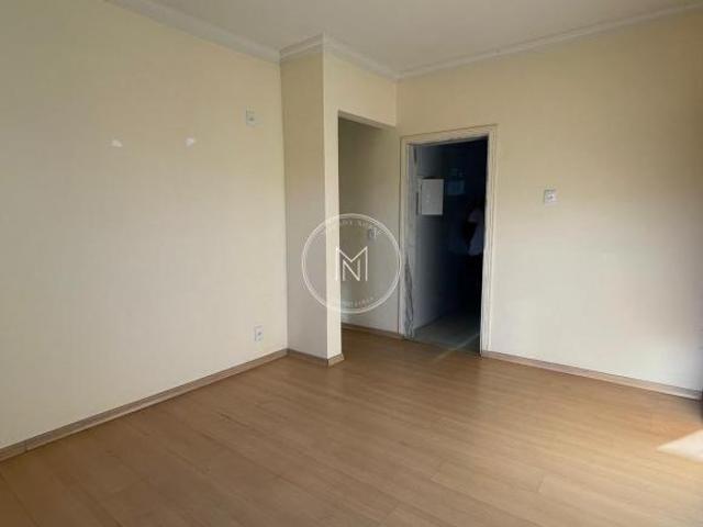 Apartamento Área Privativa com 3 dormitórios à venda no Tupanuara