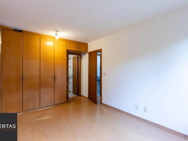 Apartamento bairro Cavalhada com 03 dormitórios, gabinete e 2 vagas 134,35m2 privativos!