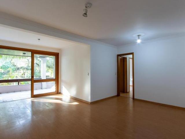 Apartamento bairro Cavalhada com 03 dormitórios, gabinete e 2 vagas 134,35m2 privativos!