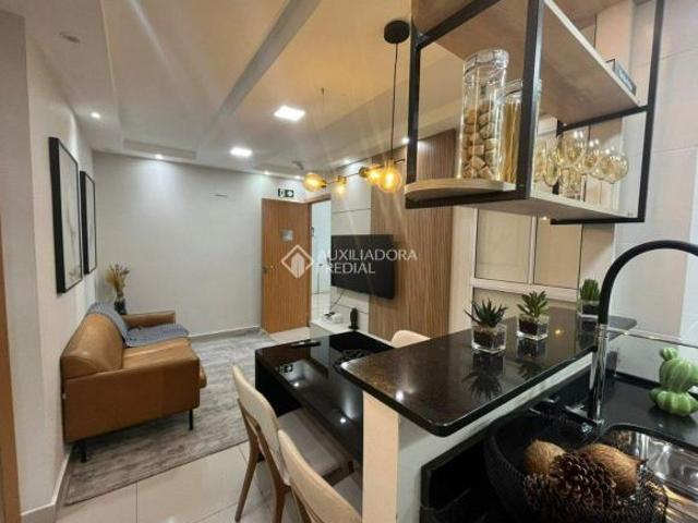 Apartamento bairro Natal com 2 quartos com elevador e vaga de veículo