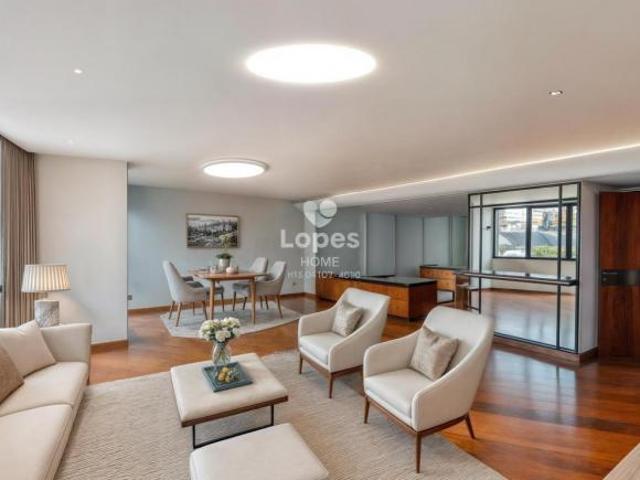 APARTAMENTO | BATEL | 4Q COM 2 SUÍTES