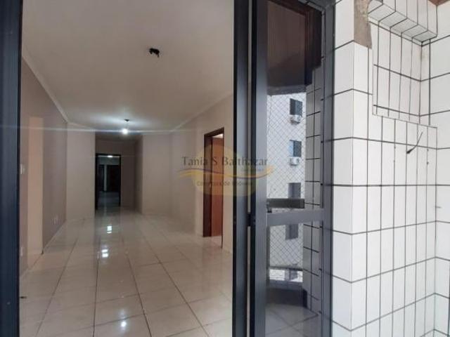 Apartamento bem conservado. Bairro Ponta da Praia, em Santos/SP