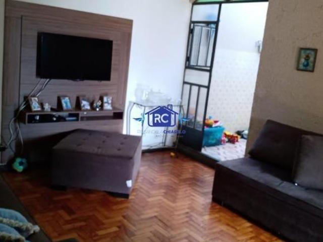 Apartamento bem espaçoso com ótima ventilação e luminosidade. Cômodos grandes e bem planejados. Poss