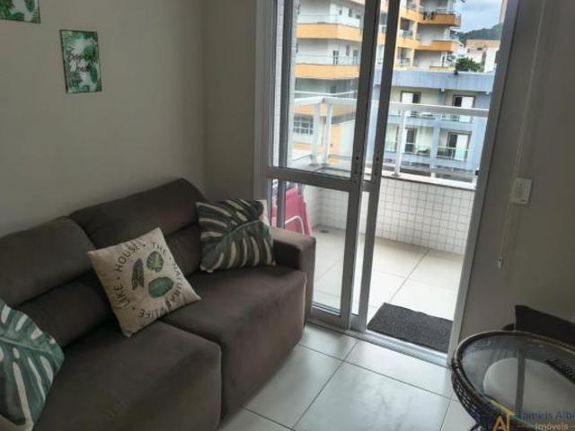 Apartamento bem localizado a poucos metros da orla!