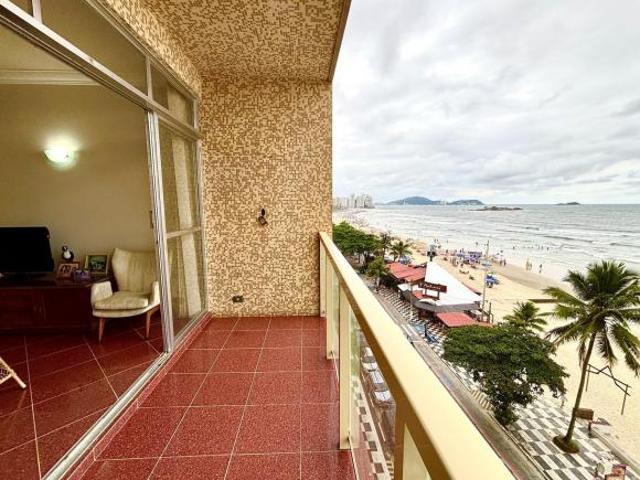 Apartamento beira mar, 3 quartos, sendo 1 suíte, à Venda na Pitangueiras no G.