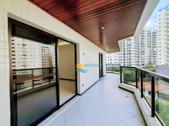 Apartamento beira mar com lazer — Pitangueiras — Guarujá