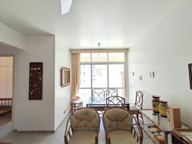 Apartamento beira mar com sacada — Enseada — Guarujá
