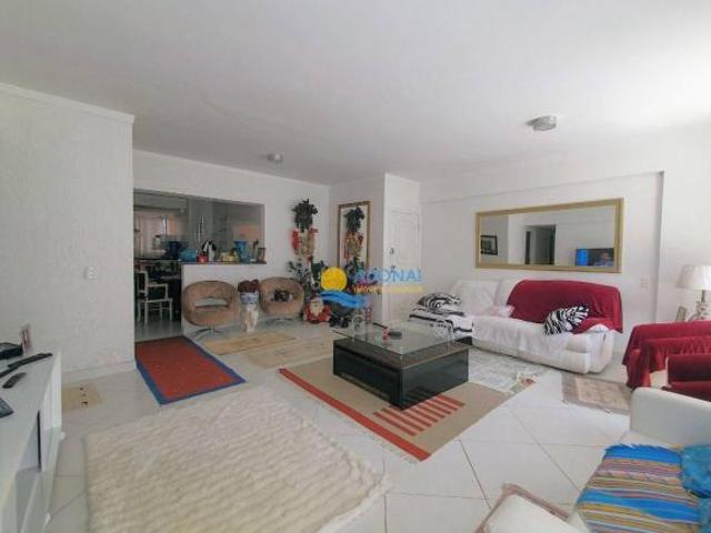 Apartamento beira mar com sacada — Pitangueiras — Guarujá