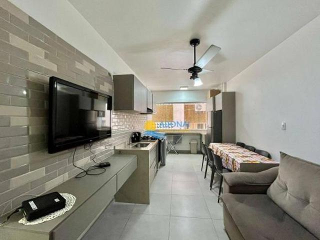 Apartamento beira mar com sacada — Pitangueiras — Guarujá