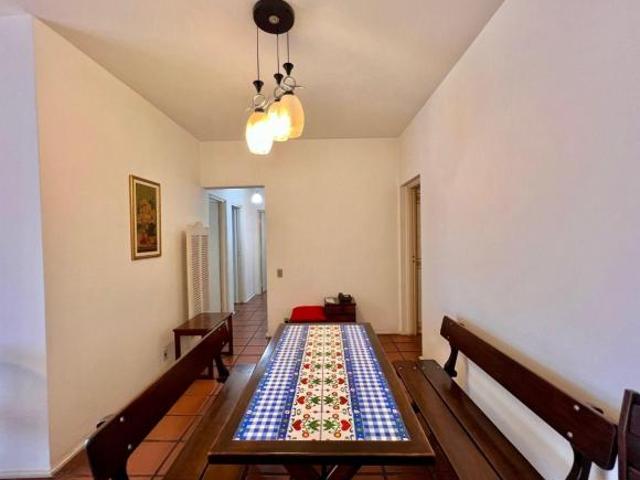Apartamento beira mar com sacada — Pitangueiras — Guarujá