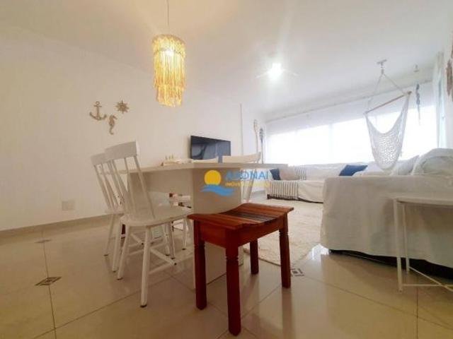 Apartamento beira mar com sacada — Pitangueiras — Guarujá
