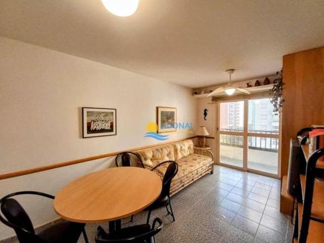Apartamento beira mar com sacada — Pitangueiras — Guarujá
