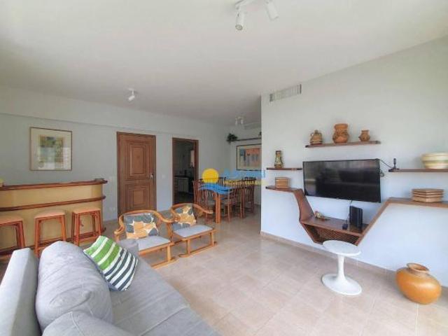 Apartamento beira mar com sacada — Pitangueiras — Guarujá