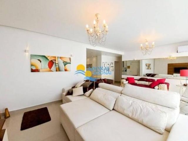 Apartamento beira mar com sacada — Pitangueiras — Guarujá
