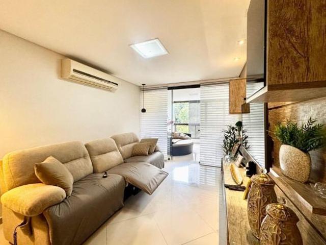 Apartamento beira mar com sacada — Pitangueiras — Guarujá
