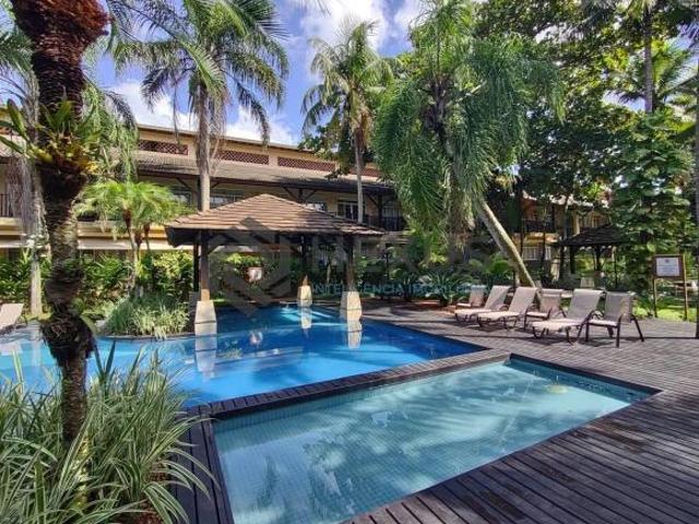 Apartamento beira mar com varanda e lazer na Praia da Enseada, Guaruja