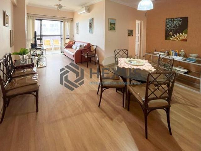 Apartamento beira mar com varanda, vista mar e lazer na Praia da Enseada, Guaruj