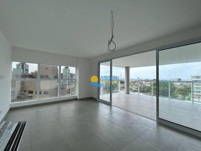 Apartamento beira mar com vista — Enseada — Guarujá