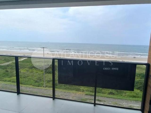Apartamento beira Mar com 2 Quartos, 1 suíte, 1 banheiro social, sala, cozinha