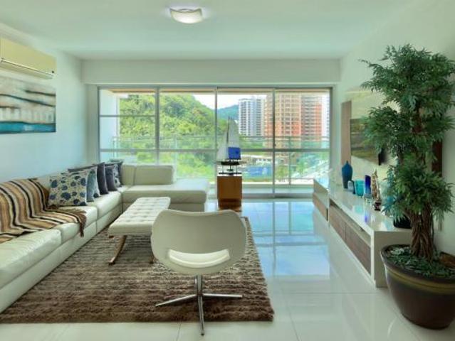 Apartamento Beira Mar à Venda na Pitangueiras no Guarujá | QVista Inteligênci.
